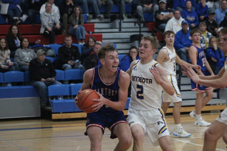 Munson grabs 1,000th career point in Panthers 92-67 win over Vikings ...